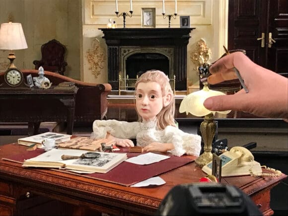 'The Girl Who Cried Pearls' Chris Lavis, Maciek Szczerbowski