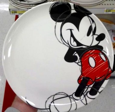 Mickey Mouse Plate That Tries to Celebrate Drawing